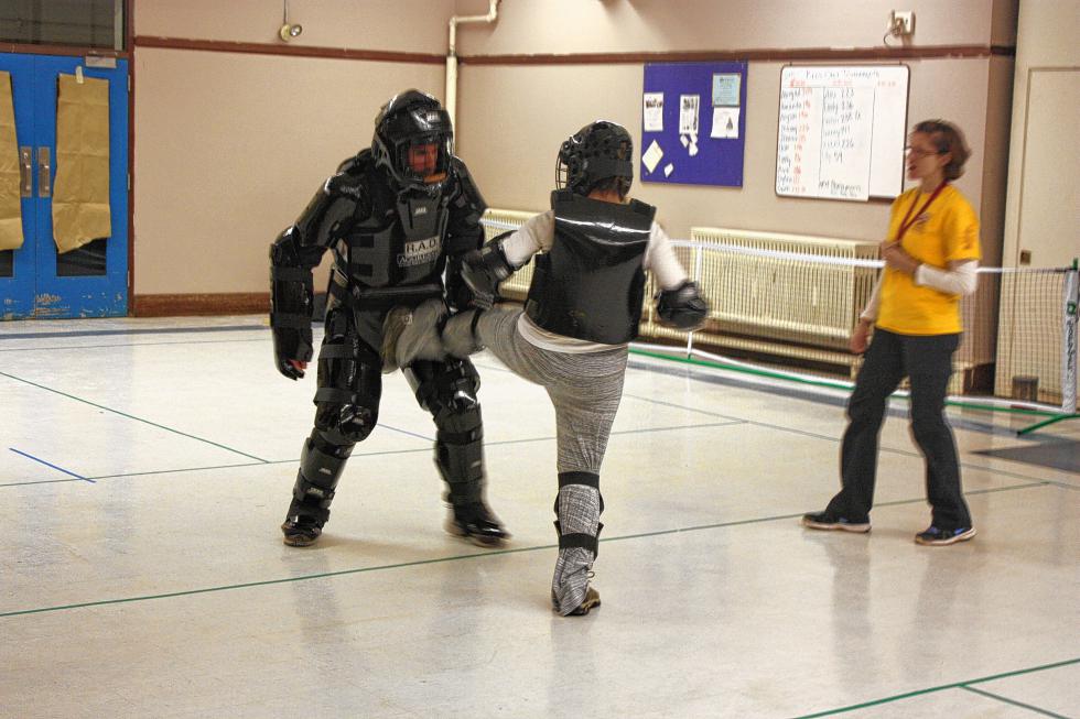 Ladies – learn how to defend yourself with RAD System classes - The ...