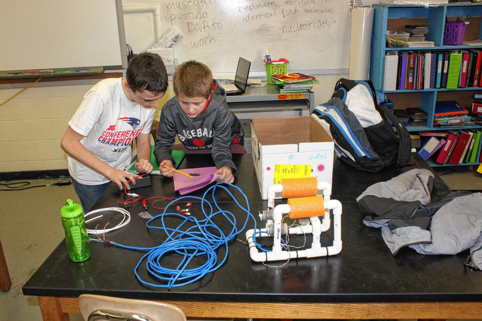 Students at Rundlett Middle School make cool underwater robots - The ...