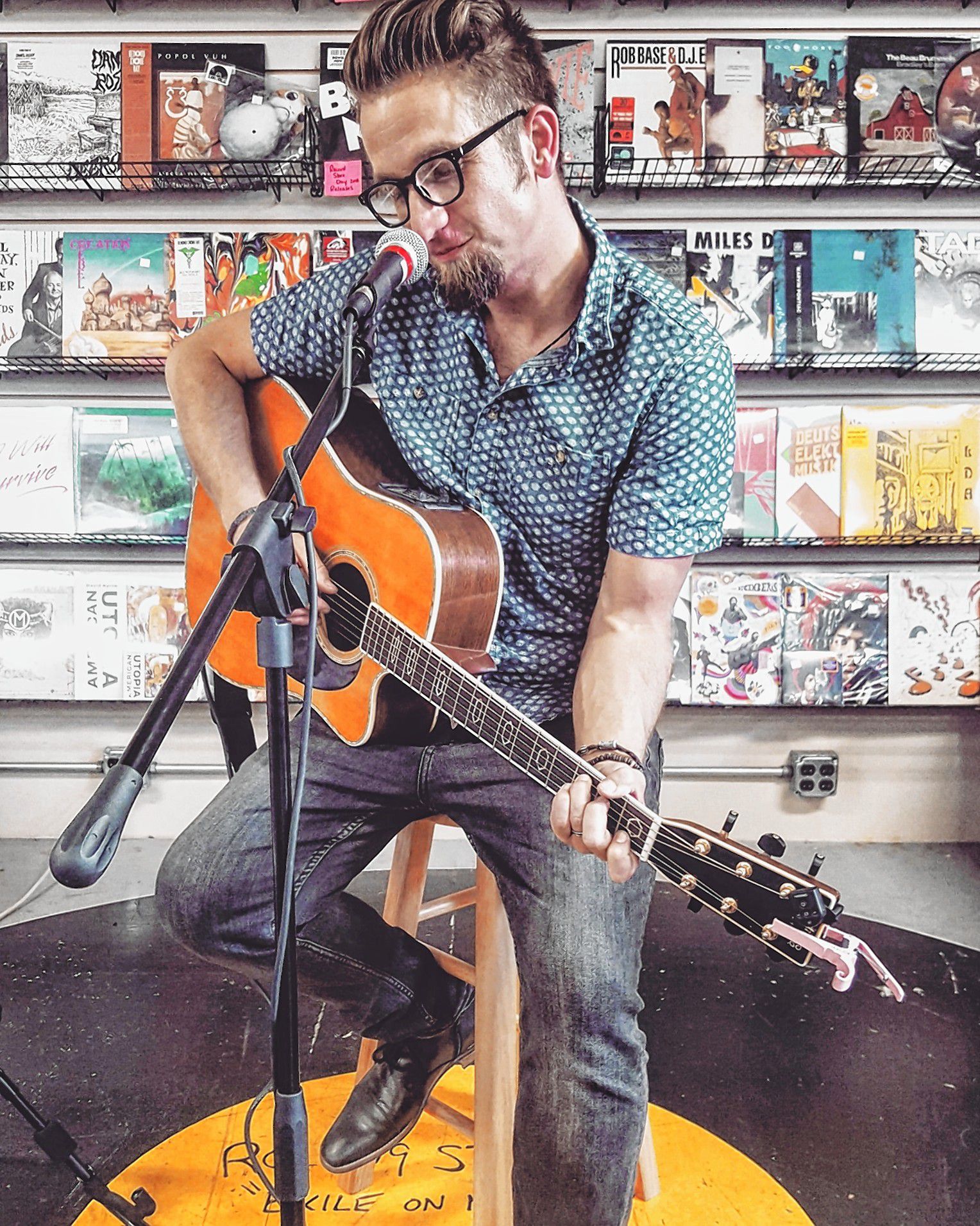 Author and musician Robert Hunter to play, discuss book at Gibson’s ...