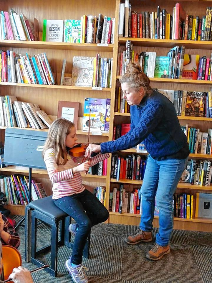 Children meet ‘The Violin Family’ - The Concord Insider