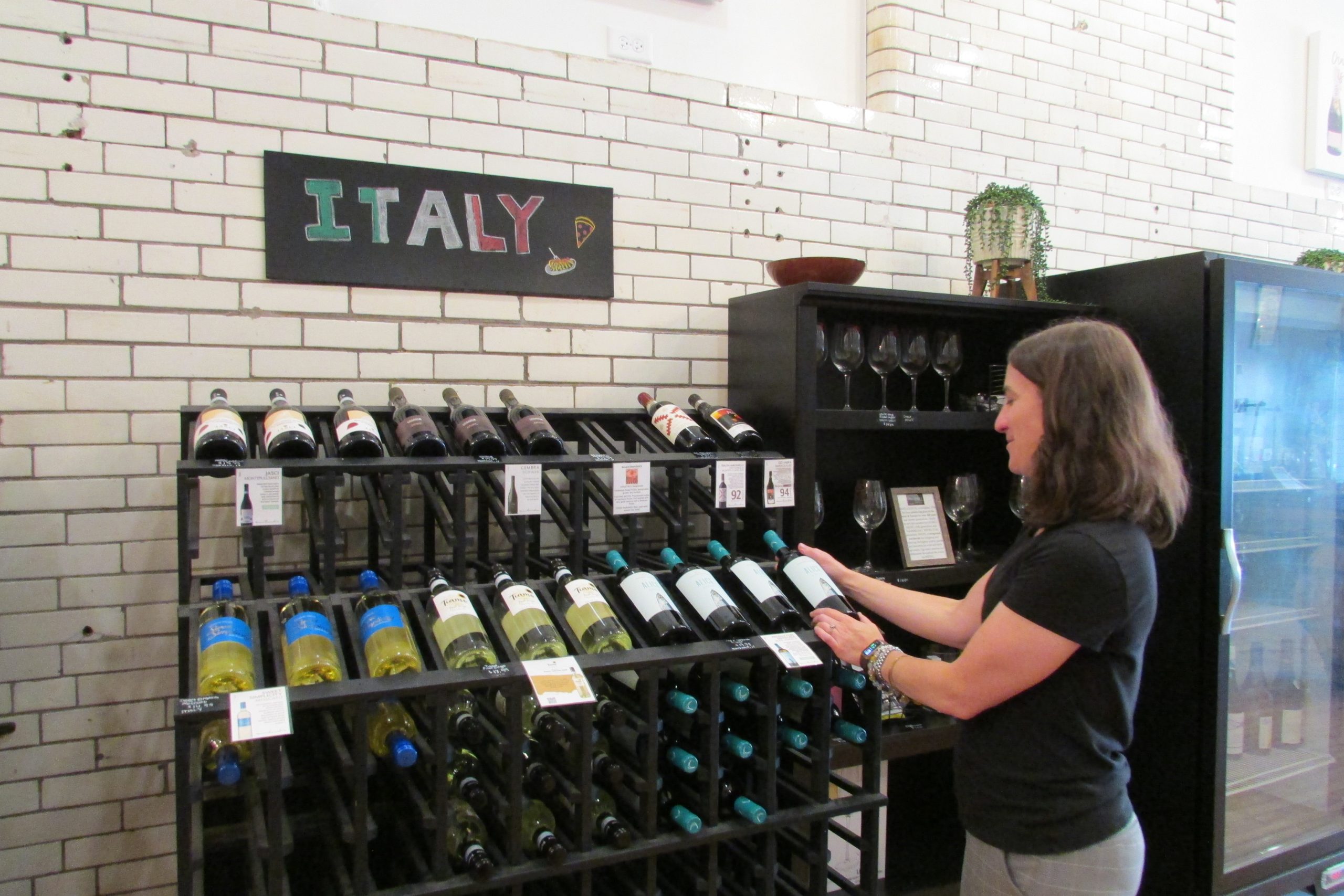 wine on main - The Concord Insider